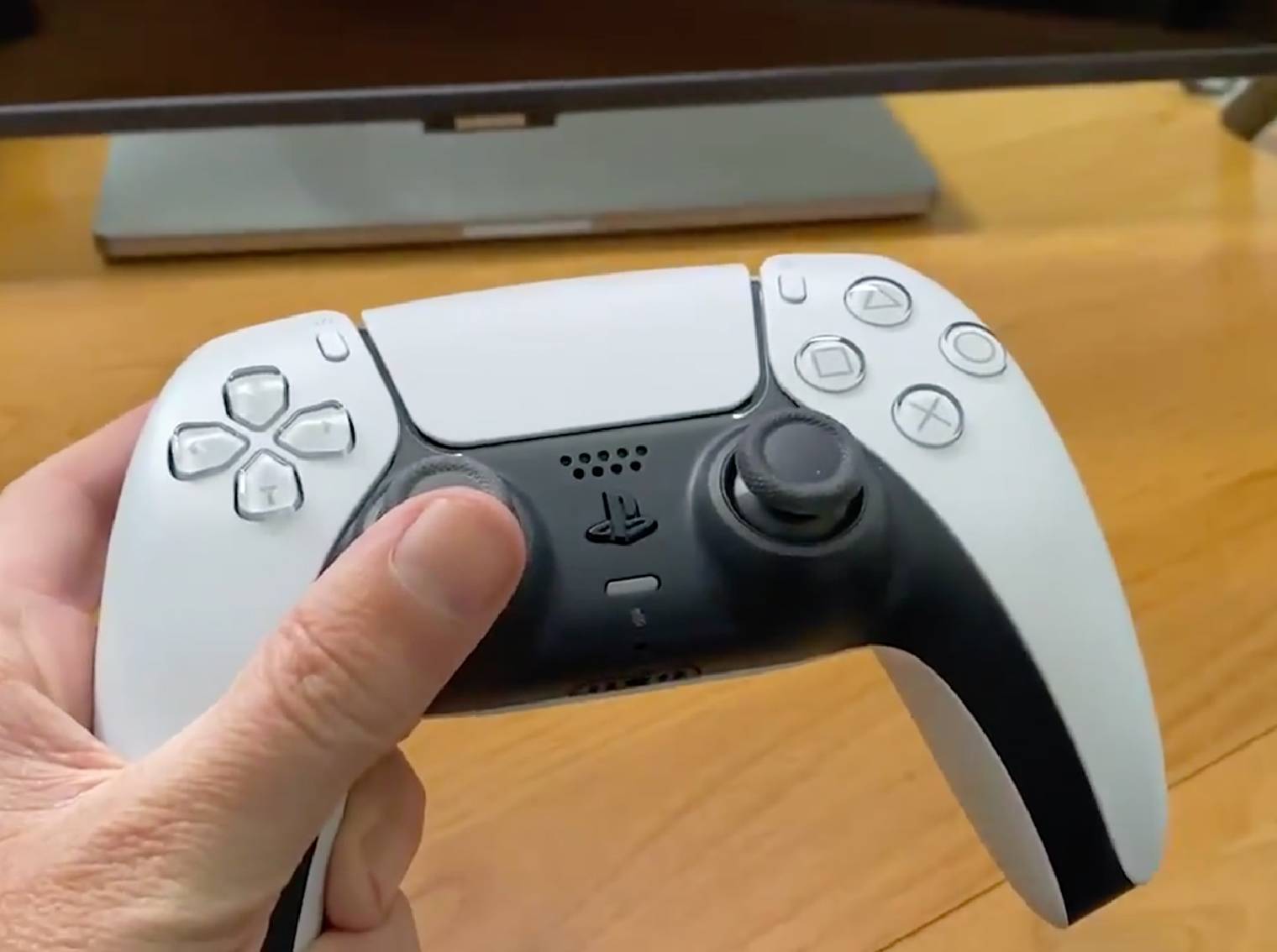 Check Out The First PlayStation 5 DualSense Hands On Preview (Video)
